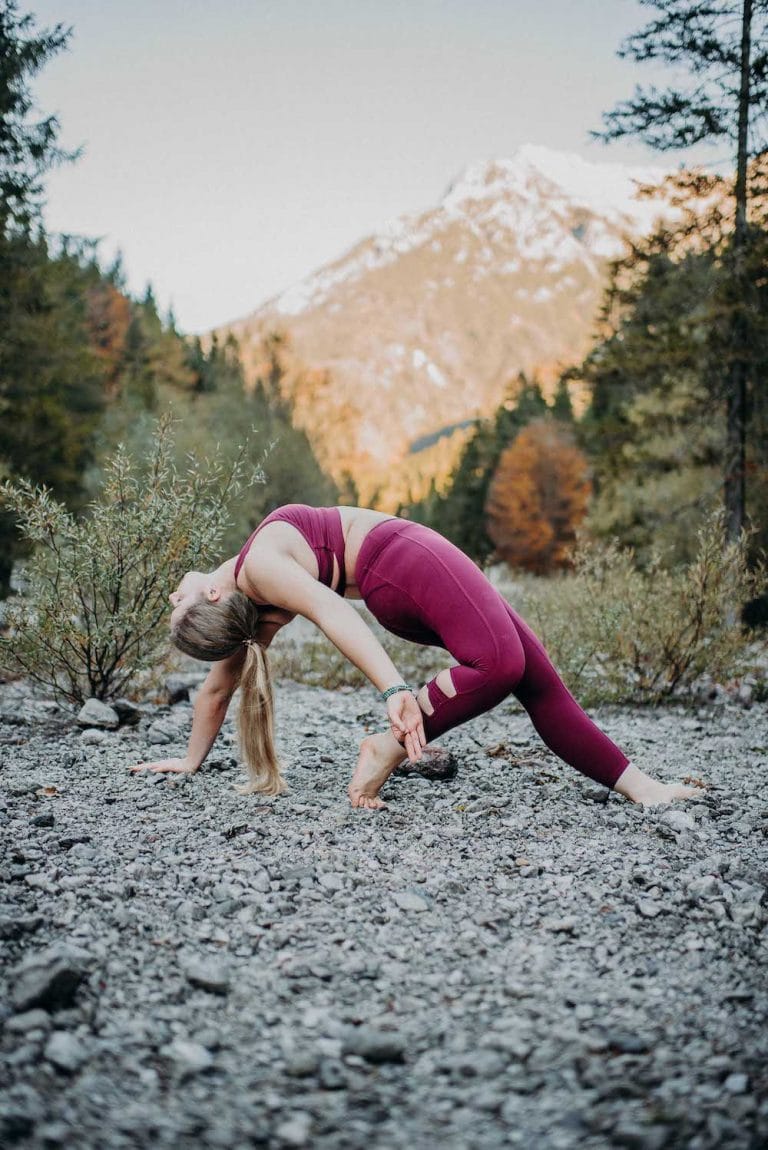 Das dynamische Duo gegen Stress: Yoga & CBD - Cannabis im Sport